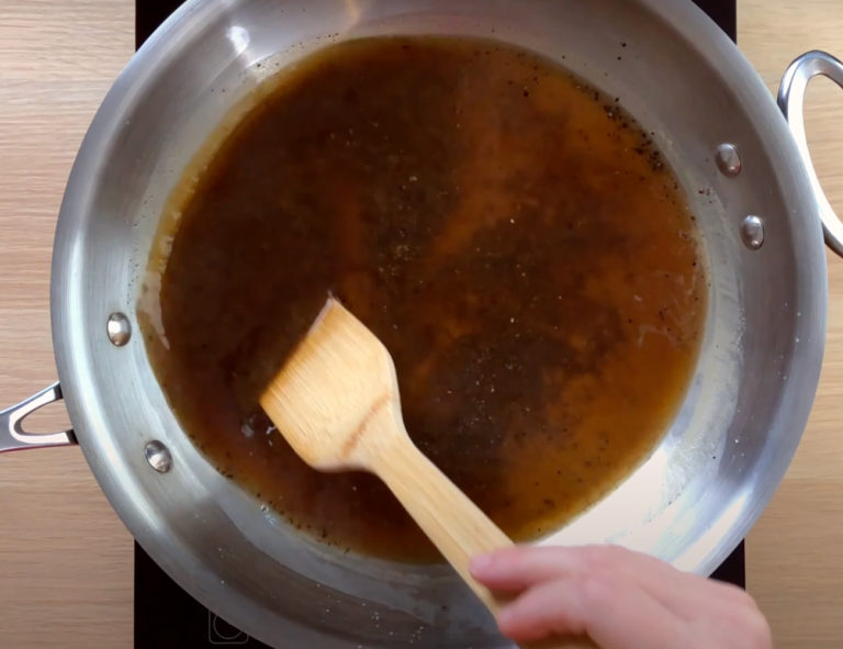 Spaghetti Cacio e Pepe Recipe - Authentic, Foolproof!