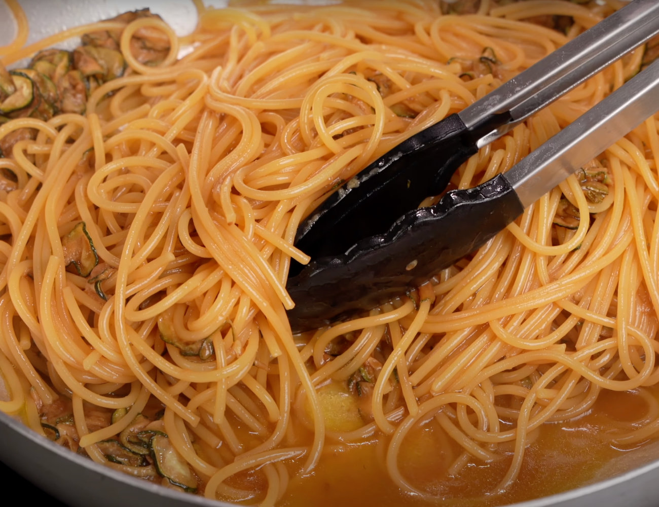 Spaghetti Alla Nerano Recipe: Cheesy Pasta with Zucchini